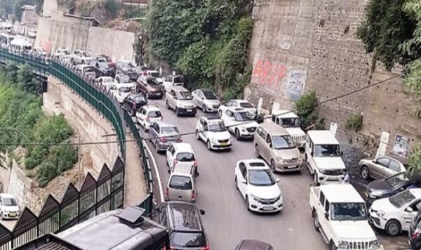 Shimla Witnesses Massive Tourist Rush: 7.5 Lakh Vehicles Arrive in June ...
